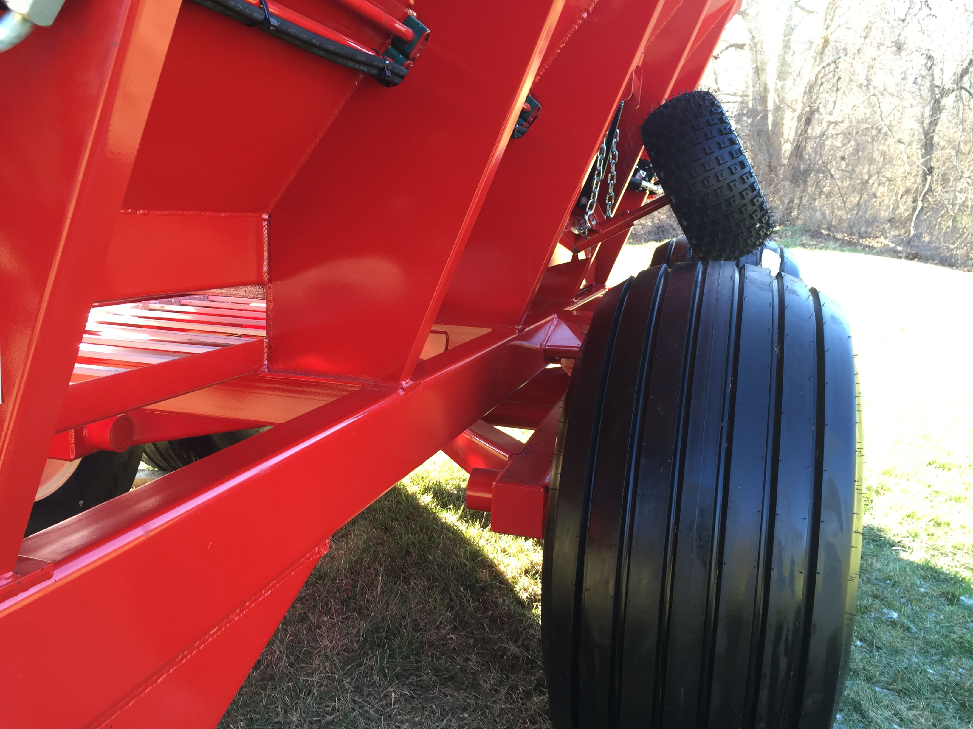 Stoltzfus Spreaders Expands REDHAWK™ Ground Drive Line with 10-ton Model