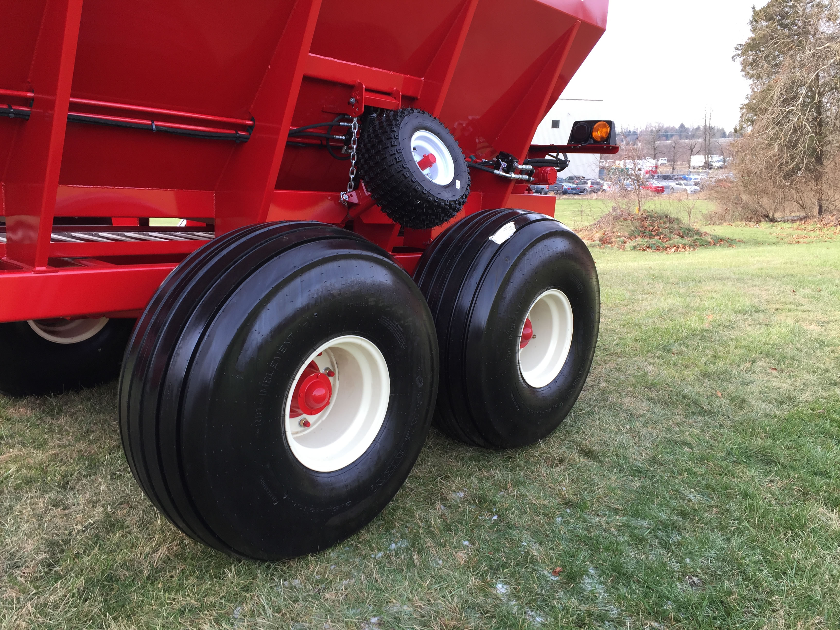 Stoltzfus Spreaders Expands REDHAWK™ Ground Drive Line with 10-ton Model
